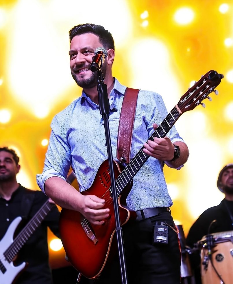 Lucas Sugo desembarca en Resistencia para festejar el Día de los ...